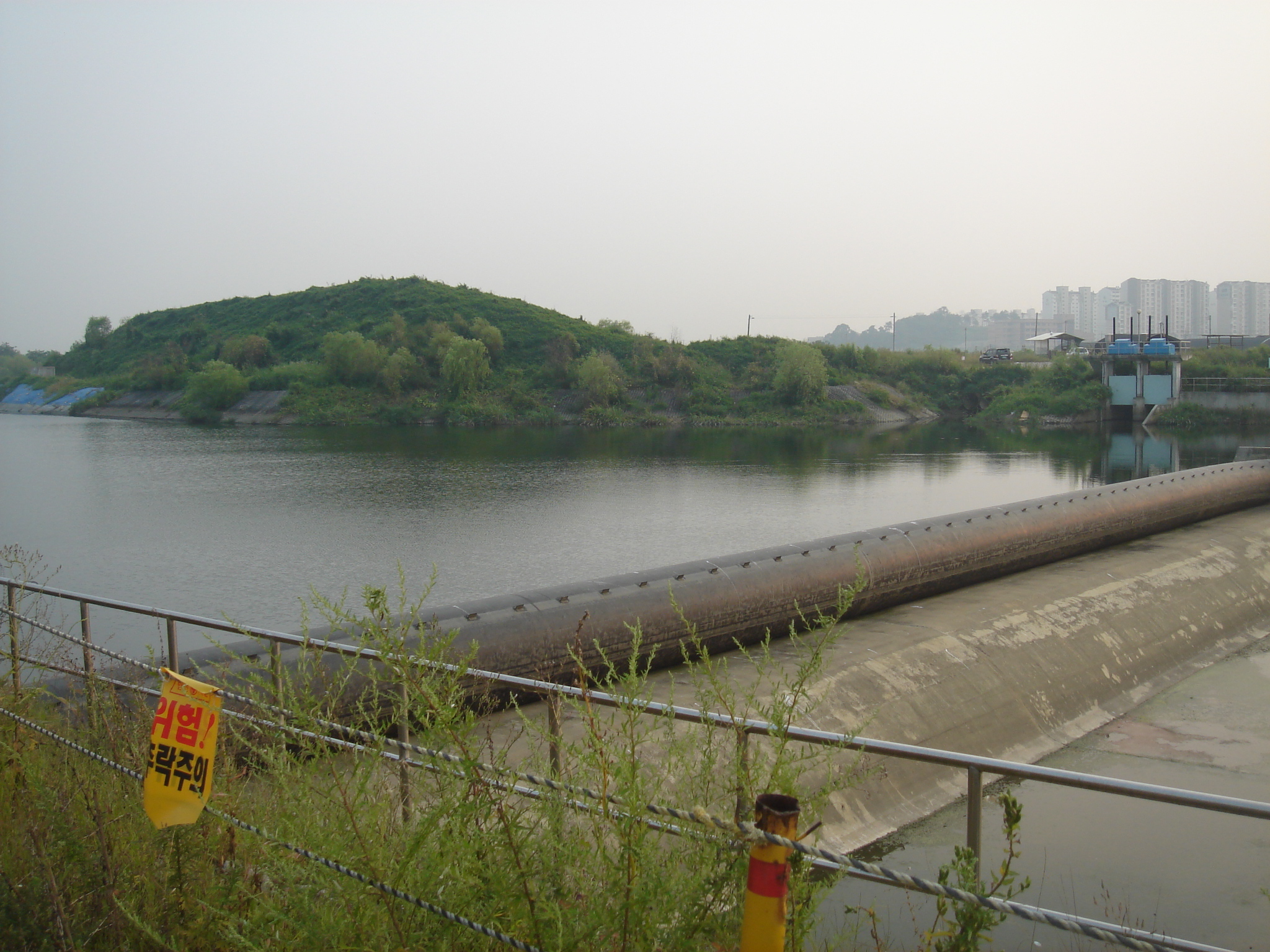 Water Inflatable Rubber Weir/Rubber Dam in River - Buy Rubber Dam in ...